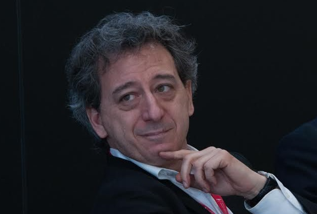 Gobernanza de la IA: dominación de actores privados y control de los ...